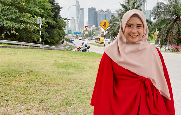 Termotivasi Jadi Role Model Keluarga Hingga Raih Predikat Wisudawan Terbaik