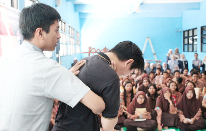 Ancaman Kematian Tersedak, Mahasiswa Fakultas Keperawatan Ajarkan ...